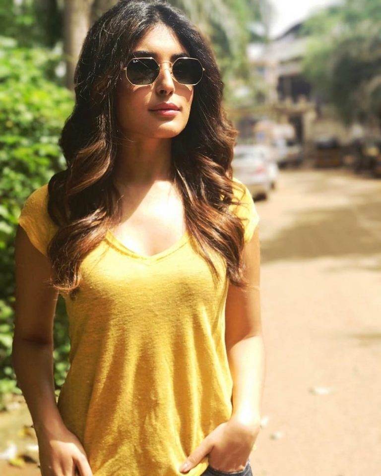 27 Glamorous Photos Of Kritika Kamra Whom We Recently Saw In 'Tandav'