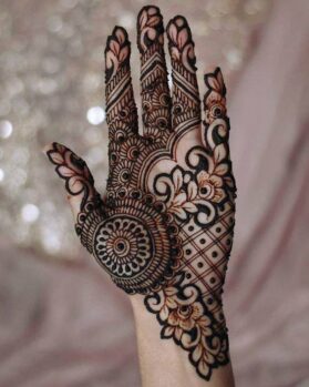 31 Front Hand Mehndi Design You Can Try For A Perfect Look