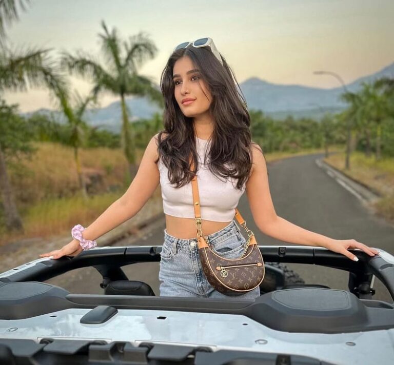 Meet Rasha Thadani, Raveena Tandon's Gorgeous Daughter