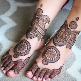 31 Beautiful Rose Mehndi Design That You Must Try In 2025