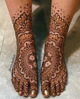 31 Beautiful Rose Mehndi Design That You Must Try In 2026