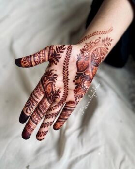 31 Easy Mehndi Designs For Girls- Perfect For Every Occasion