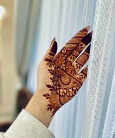 31 Instagram Mehndi Design For That Trending Look