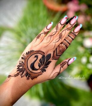 21 Small Mehndi Designs That Look Simple And Elegant
