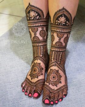 31 Stunning Stylish Leg Mehndi Design For The Modern Woman