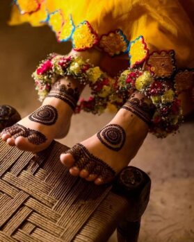 31 Simple Mehndi Designs For Feet: Easy & Elegant Patterns