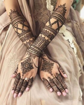 21 Back Full Hand Bridal Mehndi Design For Every Bride