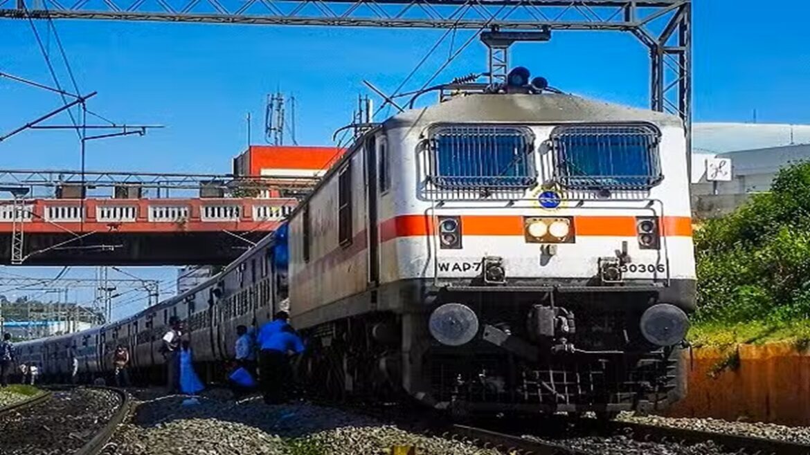 Passenger Complains About Misconduct By Transgenders On Bikaner-Howrah ...
