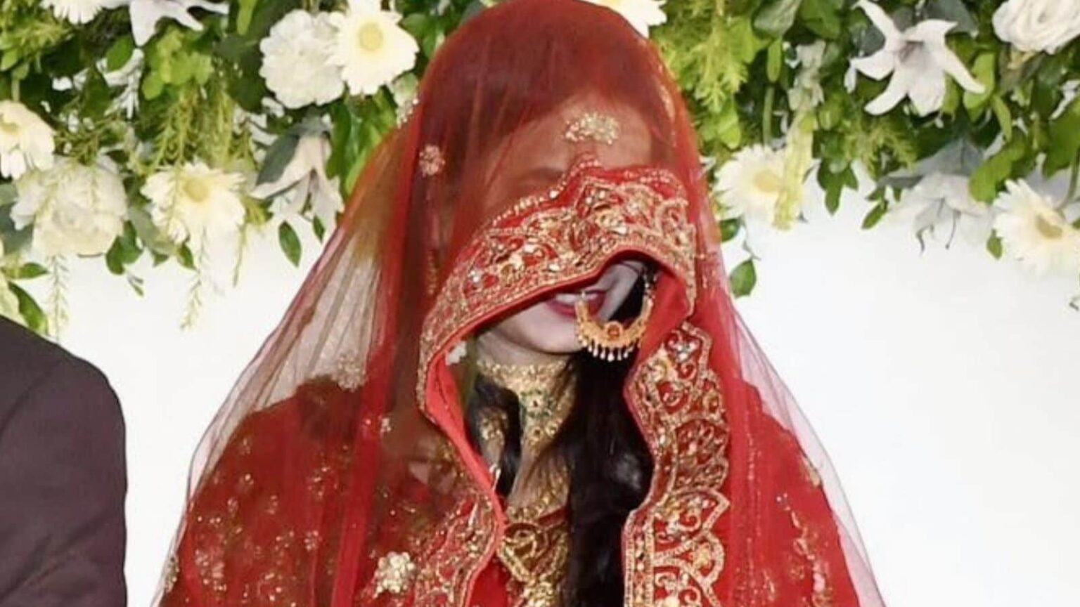 Who Is Khan Sir's Wife, AS Khan? Know About Her Education, Family Life ...